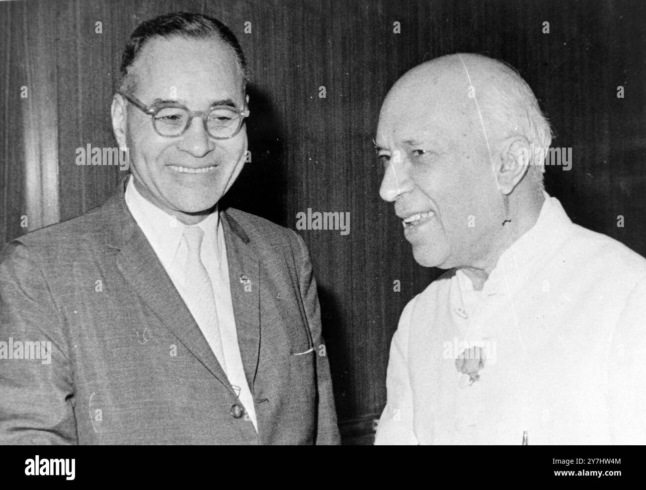 INDIAN PREMIER SHRI PANDIT JAWAHARLAL NEHRU WITH RALPH BUNCHE DOCTOR IN ...