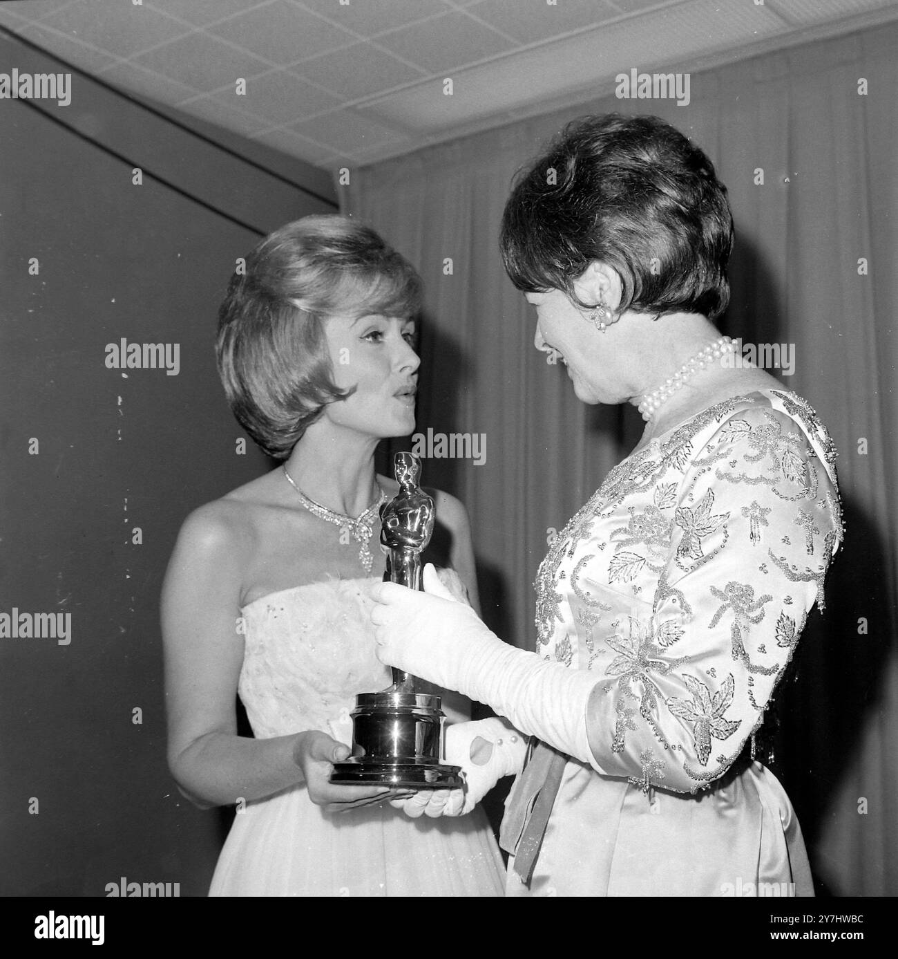 Donna reed actress hi-res stock photography and images - Alamy