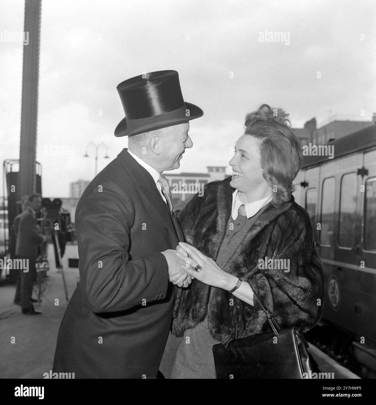 PATRICIA NEAL WITH THOMAS SAUNDERS IN LONDON / ; 14 APRIL 1964 Stock ...