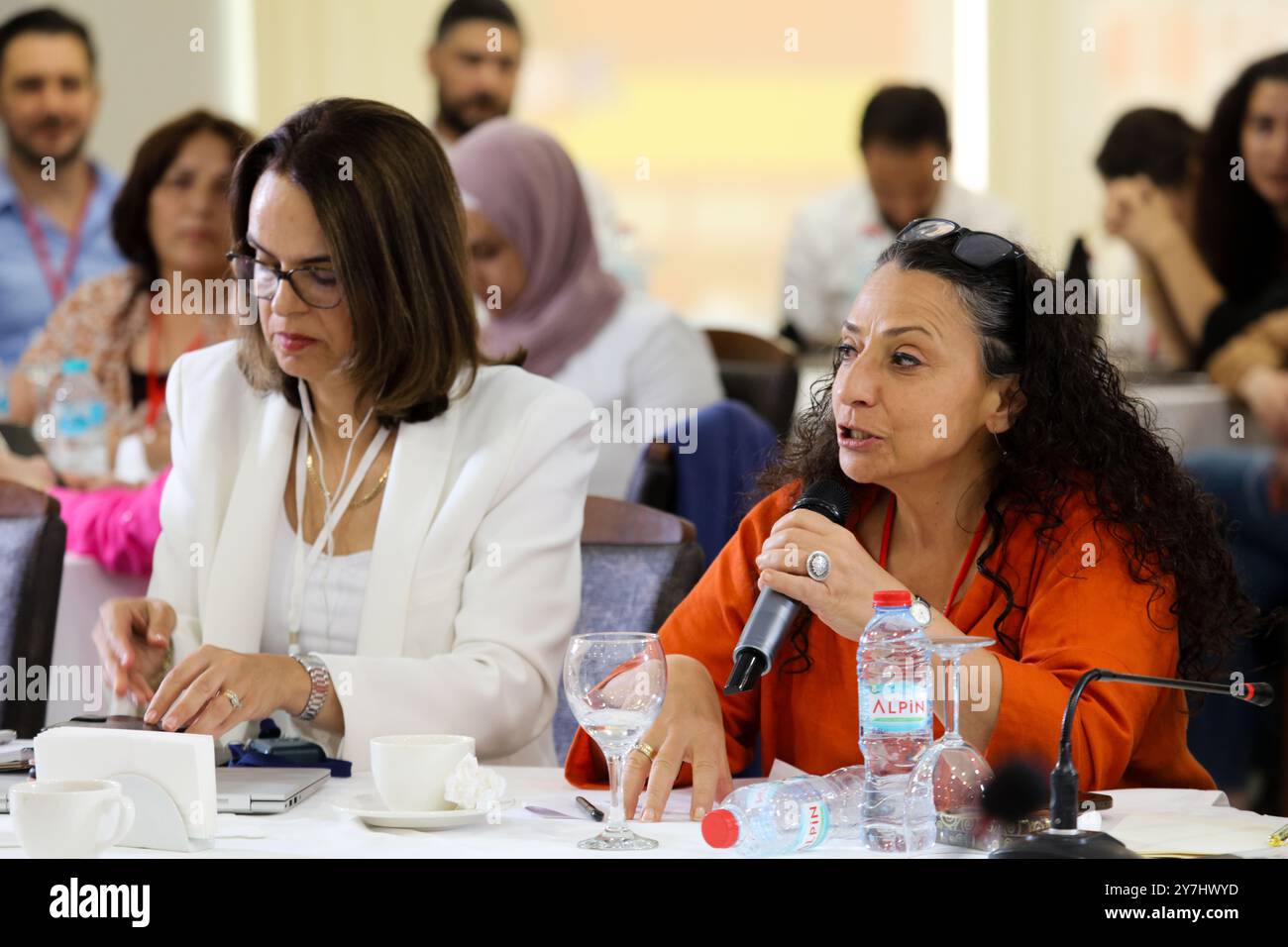 Womens role in conflict resolution hi-res stock photography and images ...