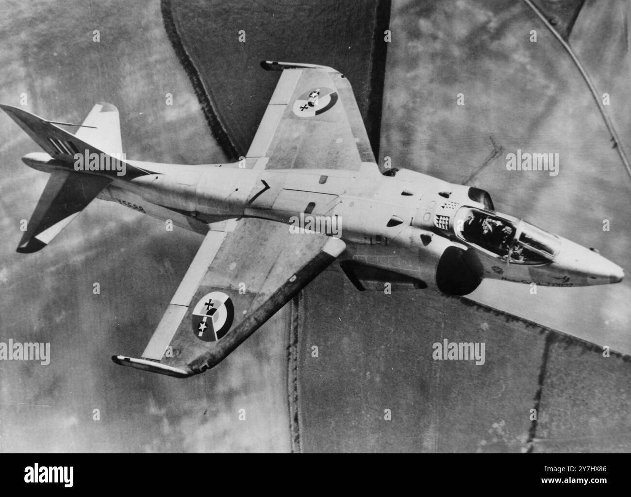 AVIATION FIRST BRITISH MADE HAWKER SIDDELEY P1127 TRIPARTITE MARKINGS ...