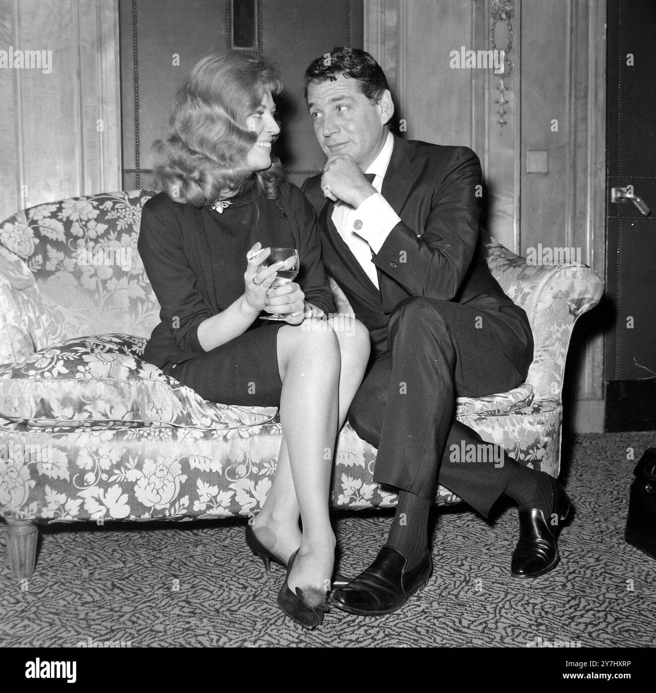 Gene barry hi-res stock photography and images - Alamy