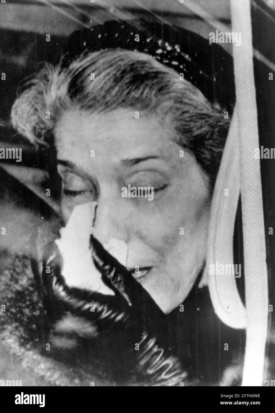 MRS MACARTHUR CRIES AFTER HUSBANDS DOUGLAS DEATH IN WASHINGTON / ; 6 ...