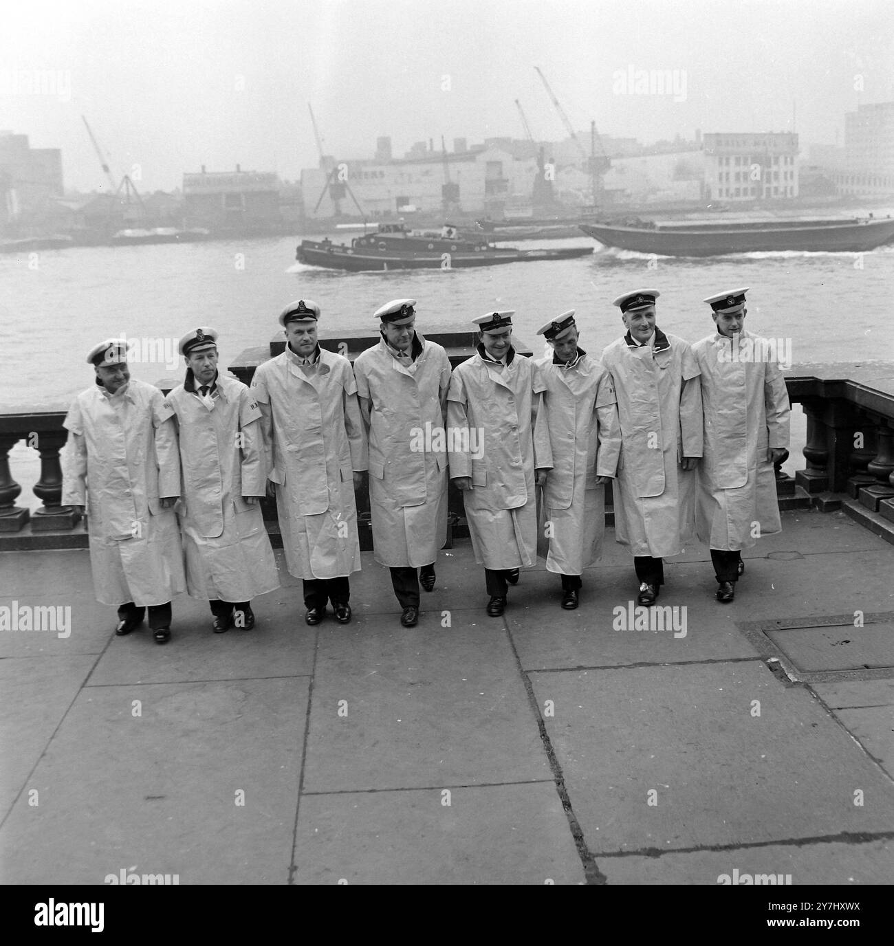 LIFEBOATMEN - GALLANTRY AWARDS IN LONDON FOR THE RESCUERS 7 APRIL 1964 ...