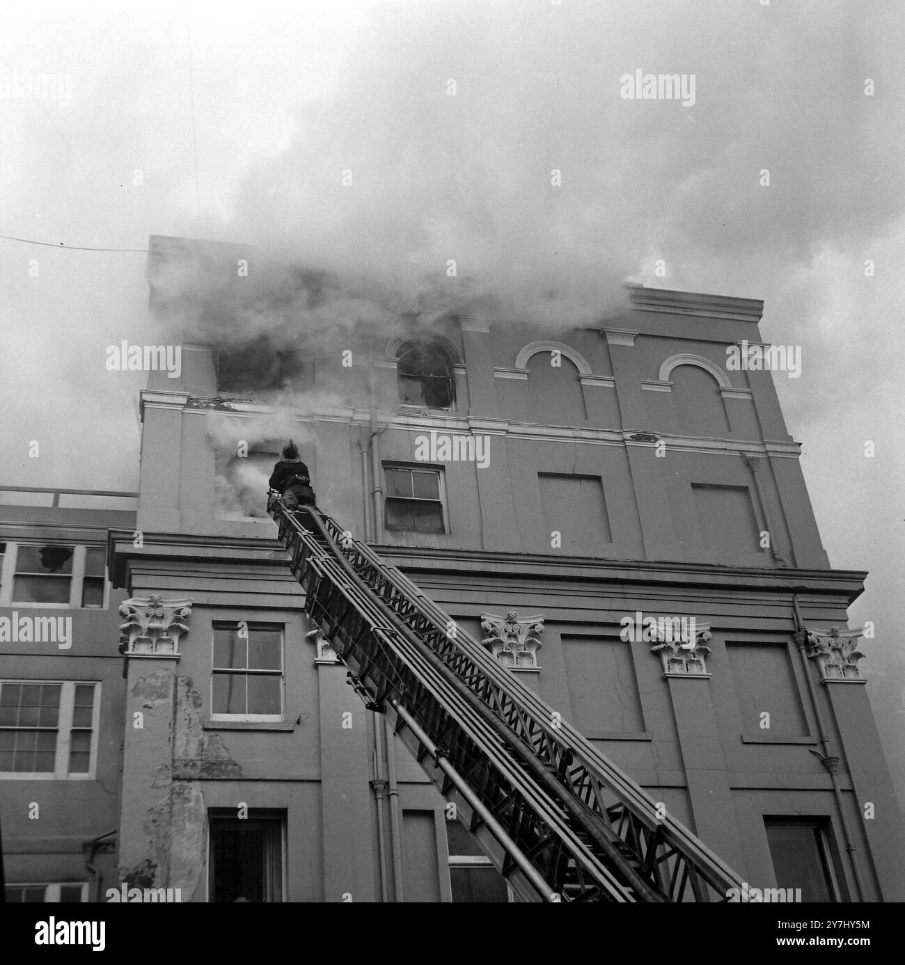 Brighton hotel fire hi-res stock photography and images - Alamy