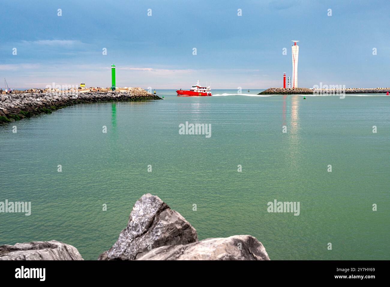 Travel to Coastal Beach Travel to Coastal Beach Life at Oostende ...