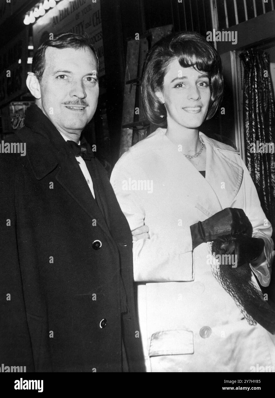 SHELLEY SCOTT WITH ZACHARY HER FATHER ACTOR IN NEW YORK / ; 2 APRIL ...