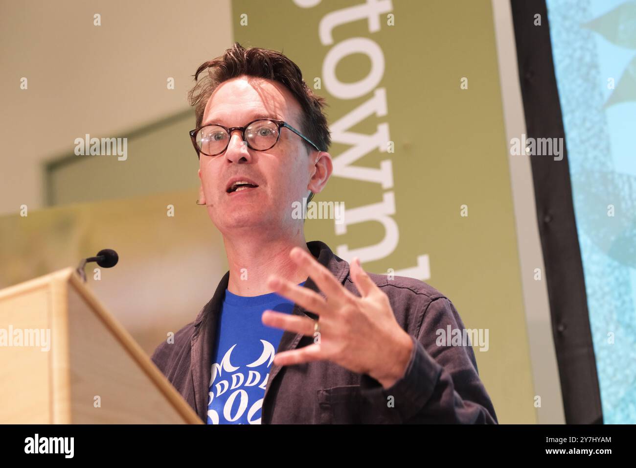 David farrier hi-res stock photography and images - Alamy