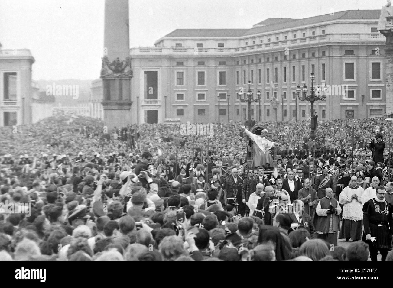 RELIGION - EASTER SUNDAY SERVICE AT VATICAN CITY WITH POPE PAUL VI - 30 ...
