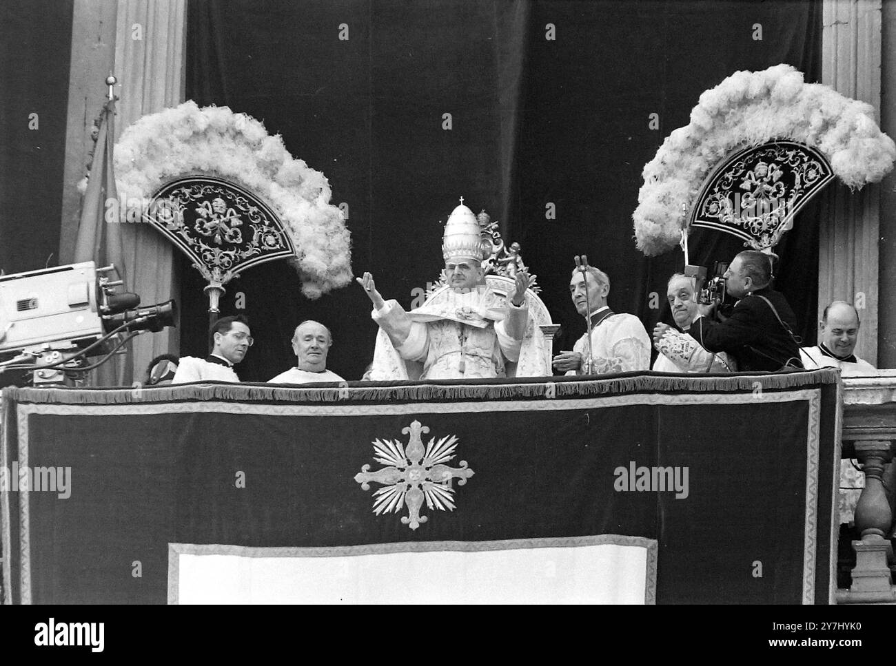 RELIGION - EASTER SUNDAY SERVICE AT VATICAN CITY WITH POPE PAUL VI - 30 ...