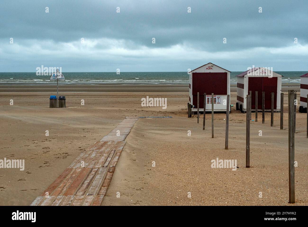 Travel to Coastal Beach Travel to Coastal Beach Life at De Panne ...