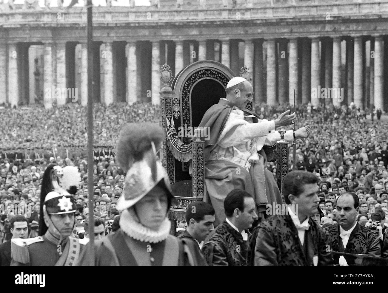 RELIGION - EASTER SUNDAY SERVICE AT VATICAN CITY WITH POPE PAUL VI - 30 ...