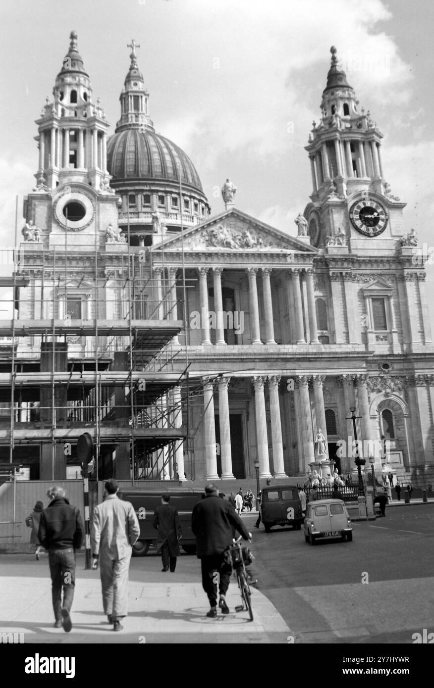 ST PAUL'S CATHEDRAL VIEW WITH SCAFFOLDING IN LONDON ; 26 MARCH 1964 ...