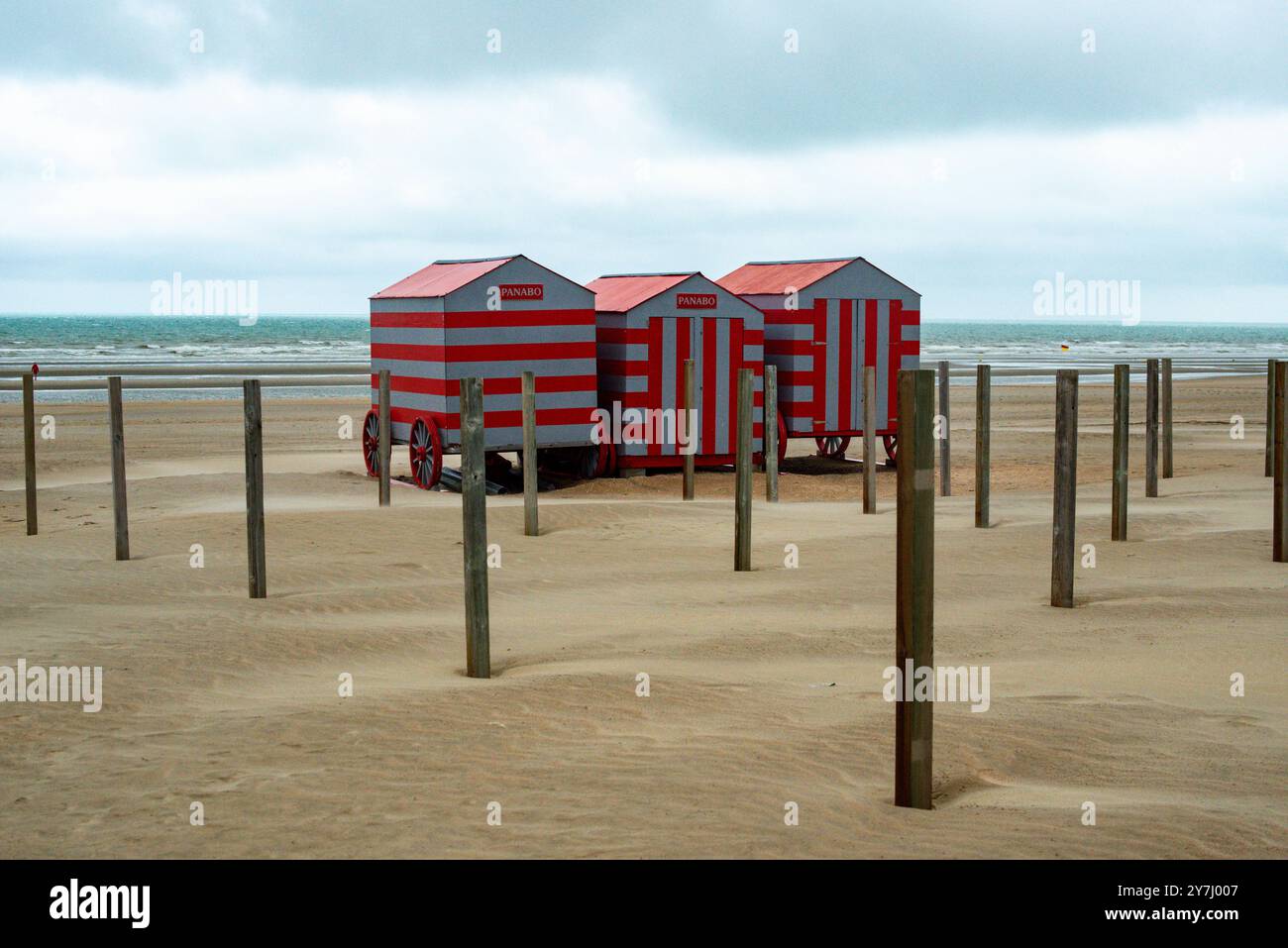 Travel to Coastal Beach Travel to Coastal Beach Life at De Panne ...