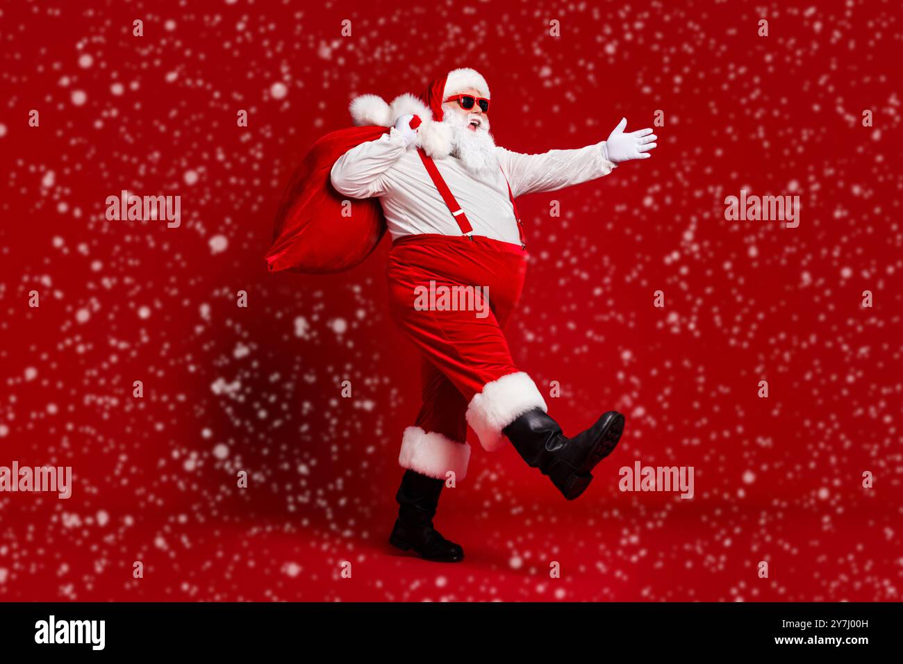 Full length body size view of his he attractive cheerful cheery funny ...