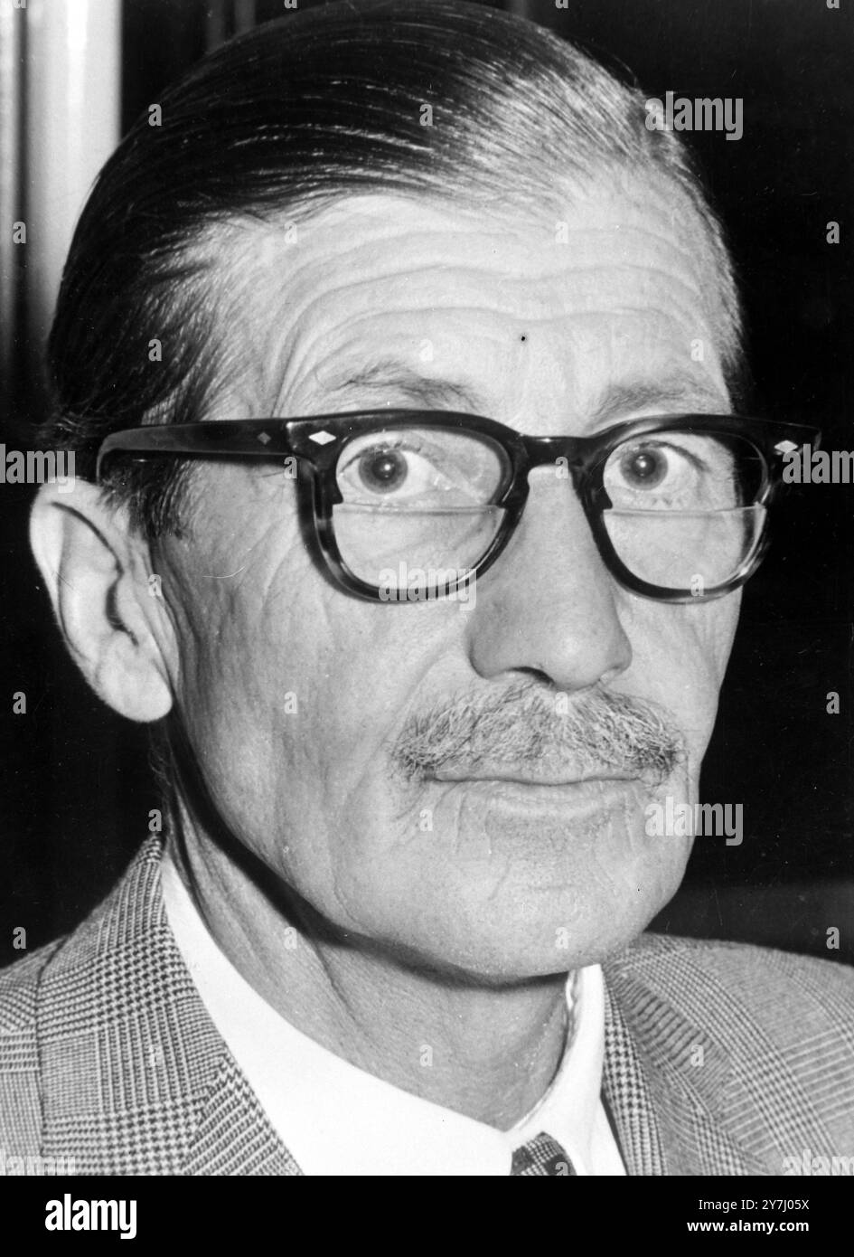 DUPONT CLIFFORD - PORTRAIT OF RHODESIAN MP POLITICIAN - MEMBER OF THE ...