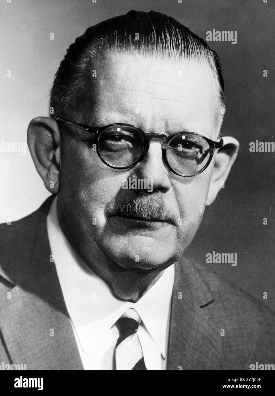 GAUNT J - PORTRAIT OF RHODESIAN MP POLITICIAN - MEMBER OF THE SOUTHERN ...
