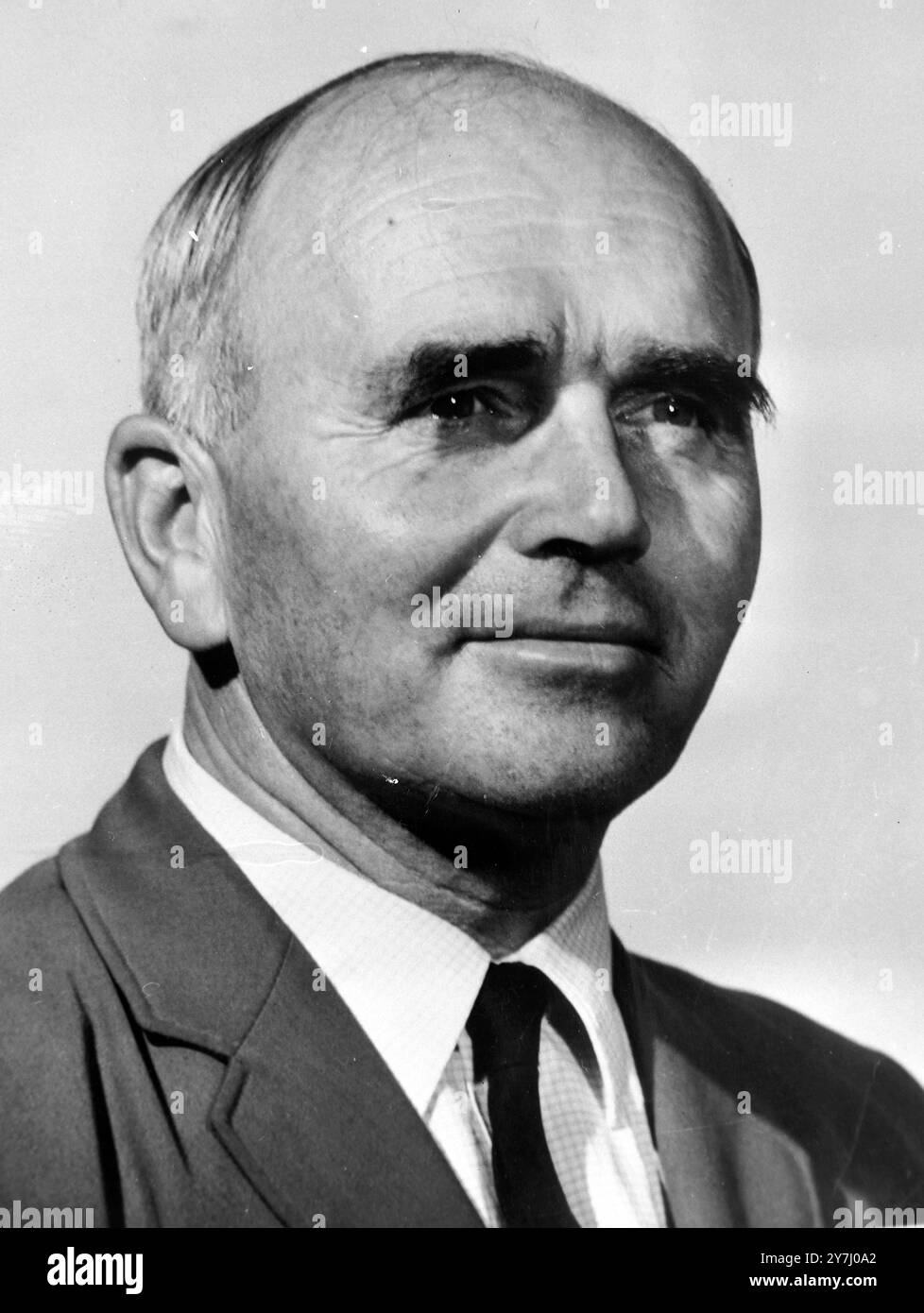 L B SMITH - PORTRAIT OF RHODESIAN MP POLITICIAN - MEMBER OF THE ...