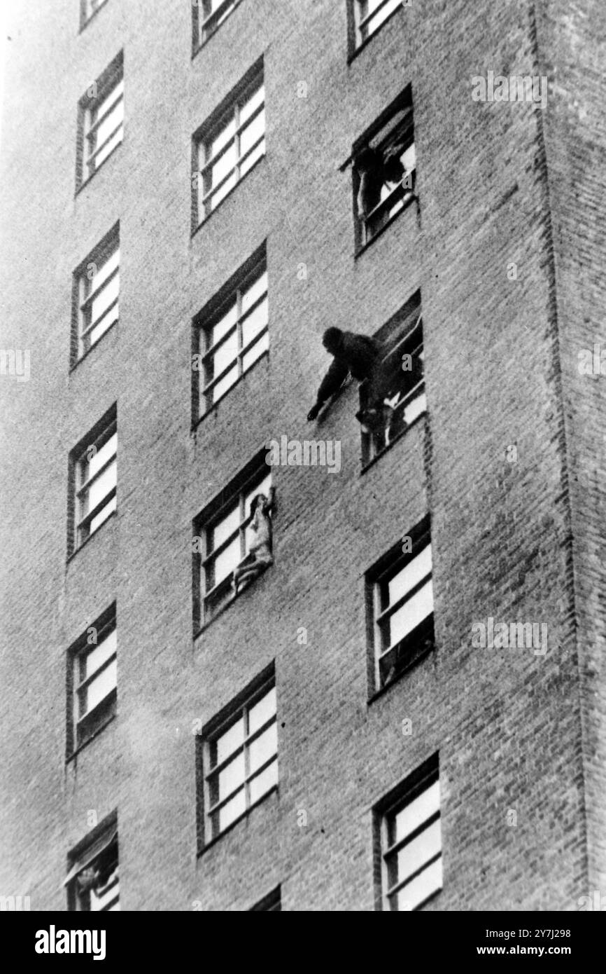 MONIQUE HAROLD RESCUED FROM BURNING BUILDING IN NEW YORK / ; 19 MARCH ...