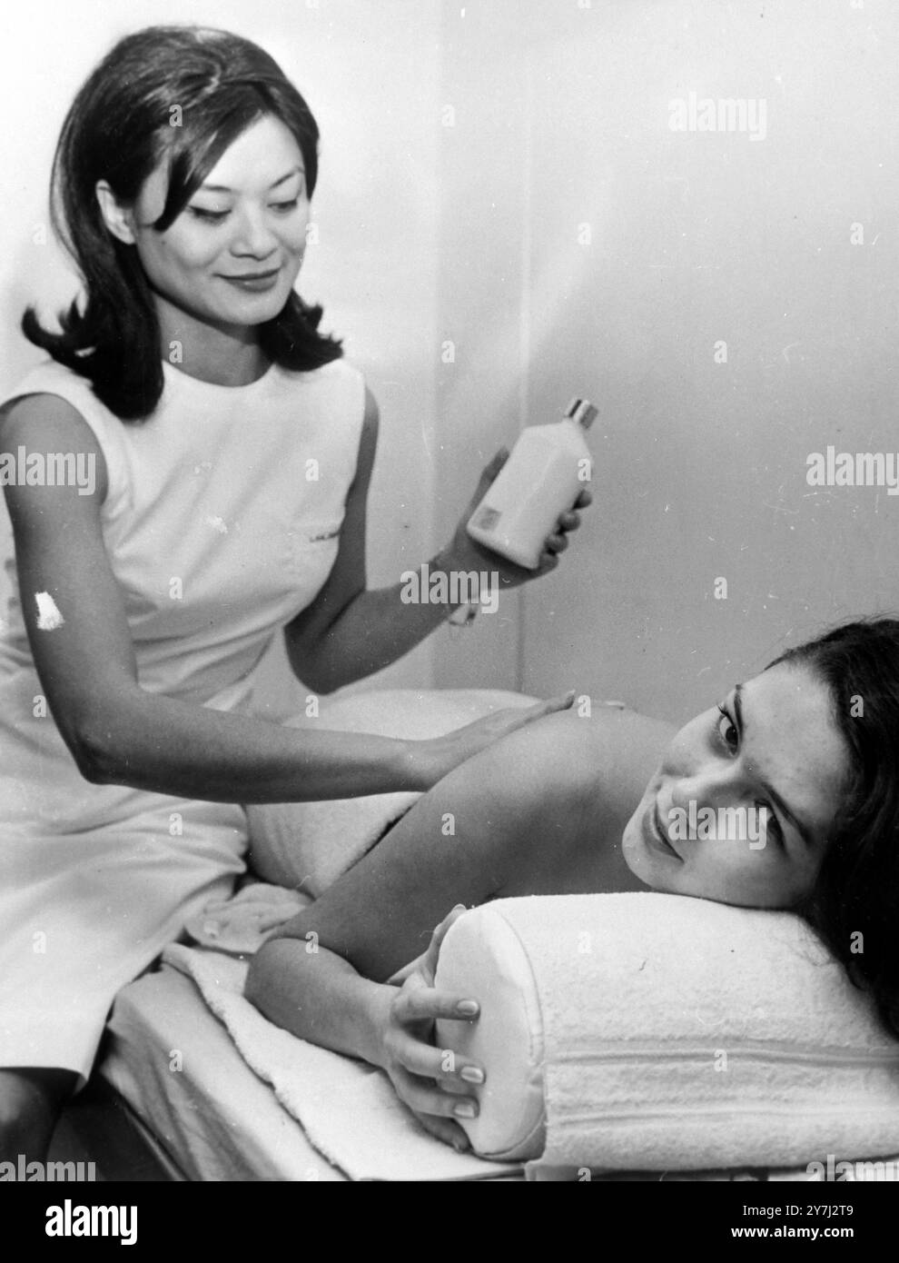 ORIENTAL BEAUTY GIRL LAN XUAN FROM HONG KONG IN PARIS / ; 16 MARCH 1964 ...