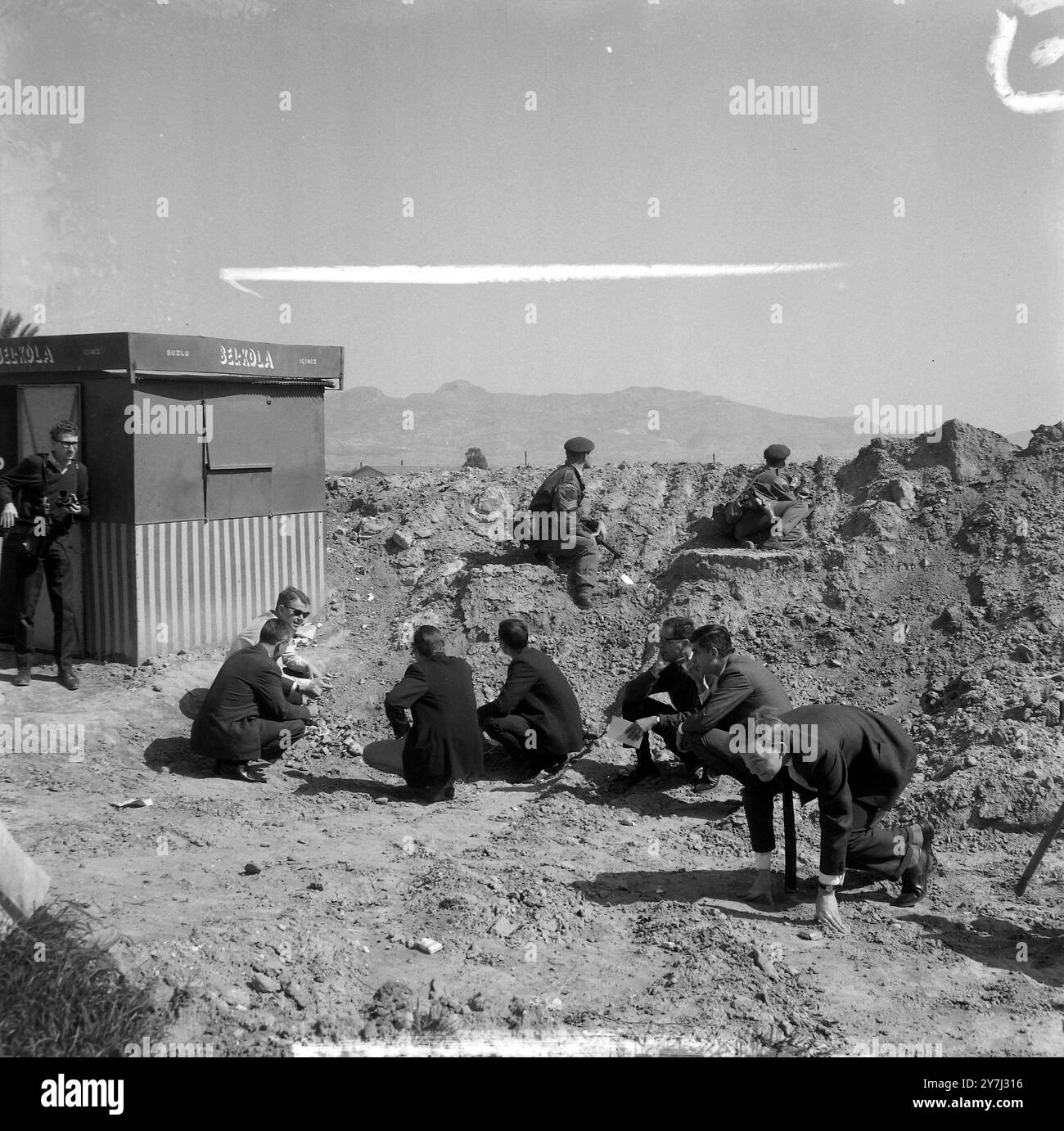 ARMY BRITISH SOLDIERS IN ACTION IN NICOSIA, CYPRUS ; 14 MARCH 1964 ...