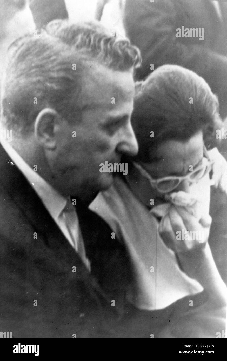 LAW & ORDER RUBYS BROTHER EARL AND SISTER WEEP COURT AFTER VERDICT ...