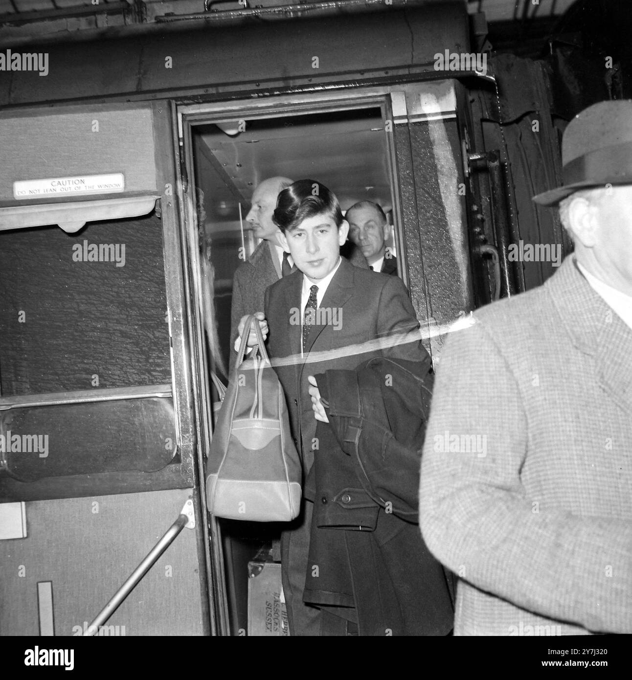 PRINCE CHARLES GETTING OFF A TRAIN AT EUSTON STATION IN LONDON ; 14 ...