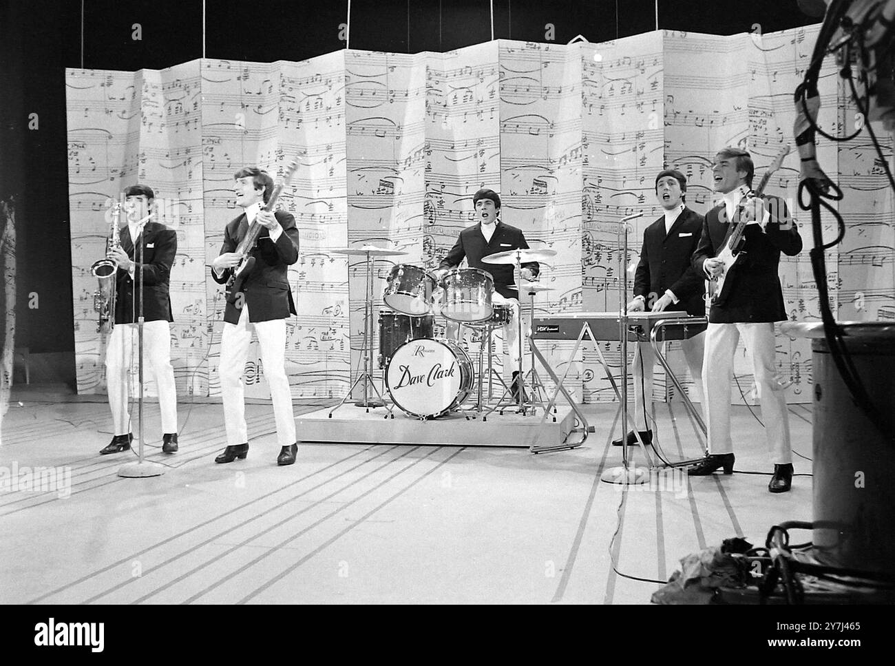 THE DAVE CLARK FIVE POP GROUP IN TV STUDIOS IN NEW YORK / ; 10 MARCH ...