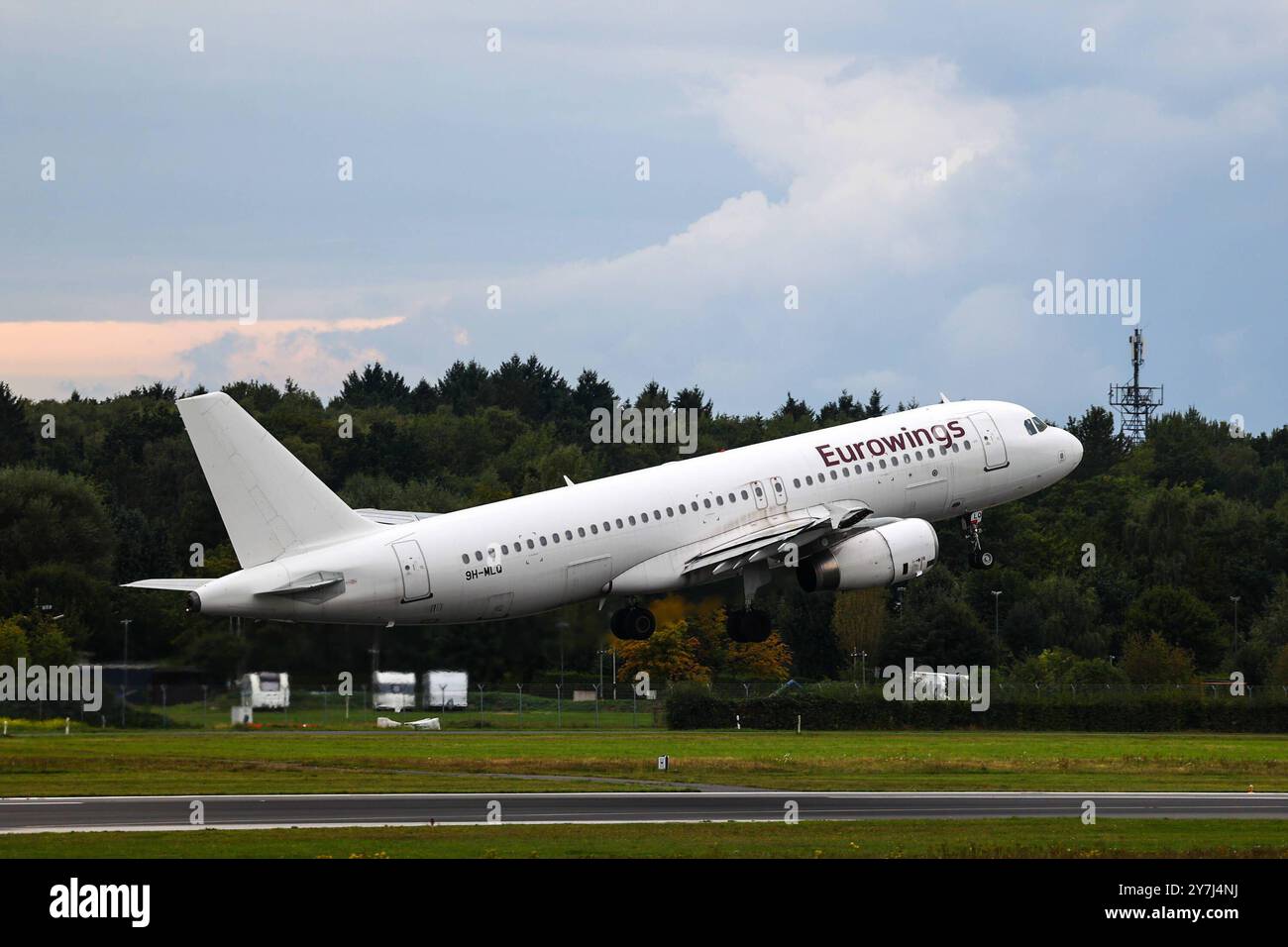 Stockbilder 09/2024 Eurowings Flugzeug auf dem Hamburg Airport Helmut ...