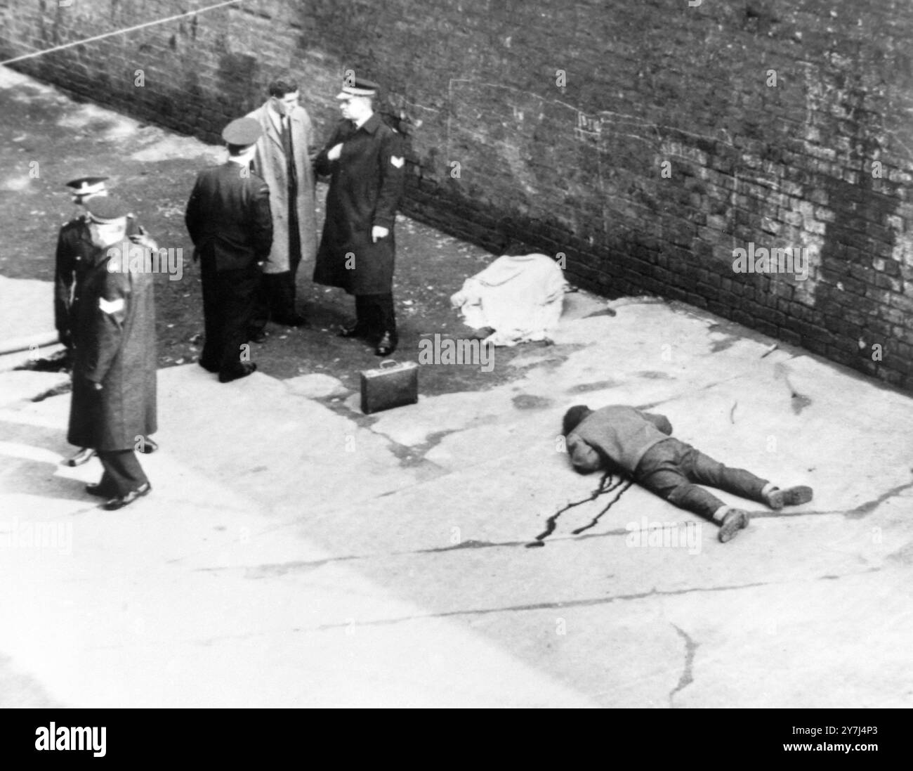 6 MARCH 1964 ANDREW BARRIE AND MRS. BETTY DUNCAN BOTH FOUND STABBED TO ...