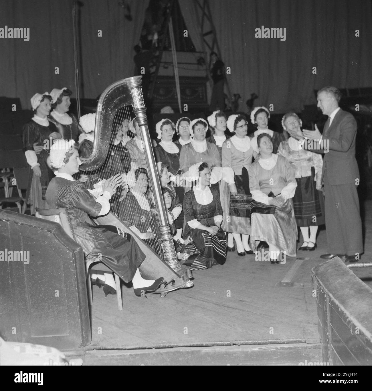 STREET FESTIVALS WELSH WALES ST DAVIDS DAY - PENILLION SINGING TO THE ...