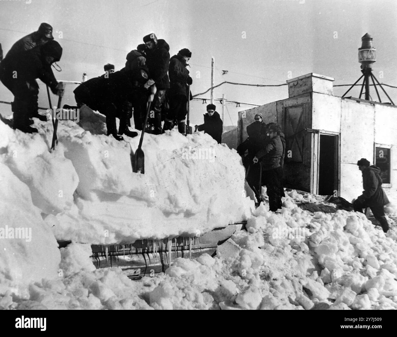 SOVIETS EXPLORE ANTARCTICA - EXPEDITION AT WORK / ; 6 MARCH 1964 Stock ...