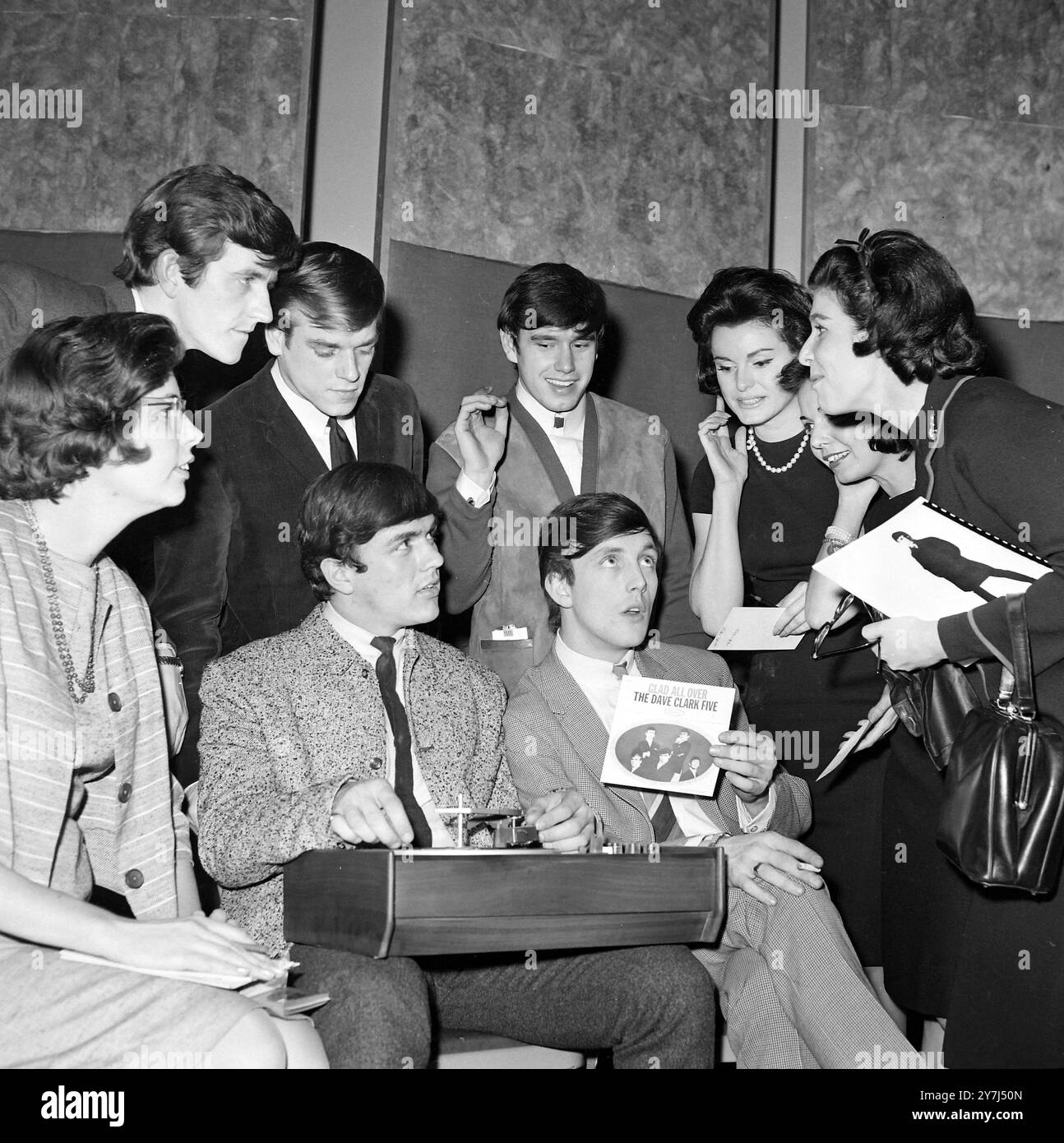 Pop group five Black and White Stock Photos & Images - Alamy