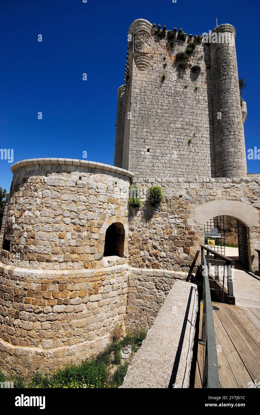 Iscar castle hi-res stock photography and images - Alamy