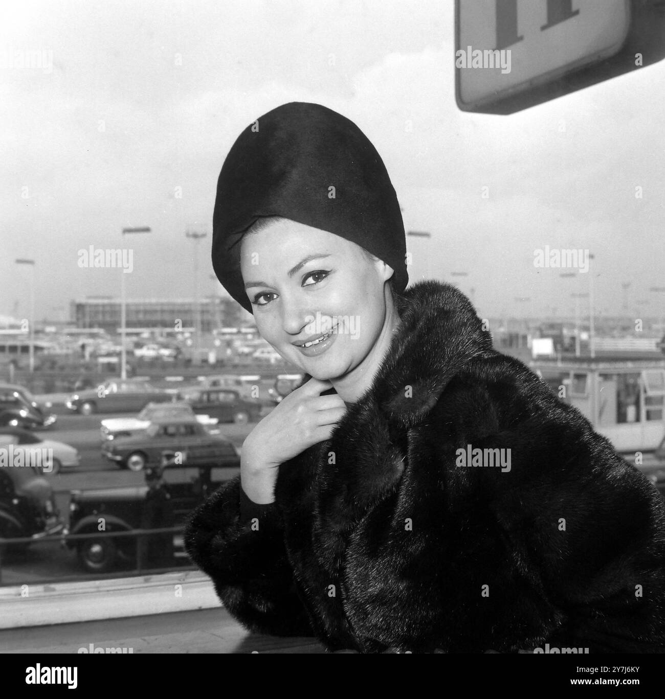 Adele singer black and white hi-res stock photography and images - Alamy