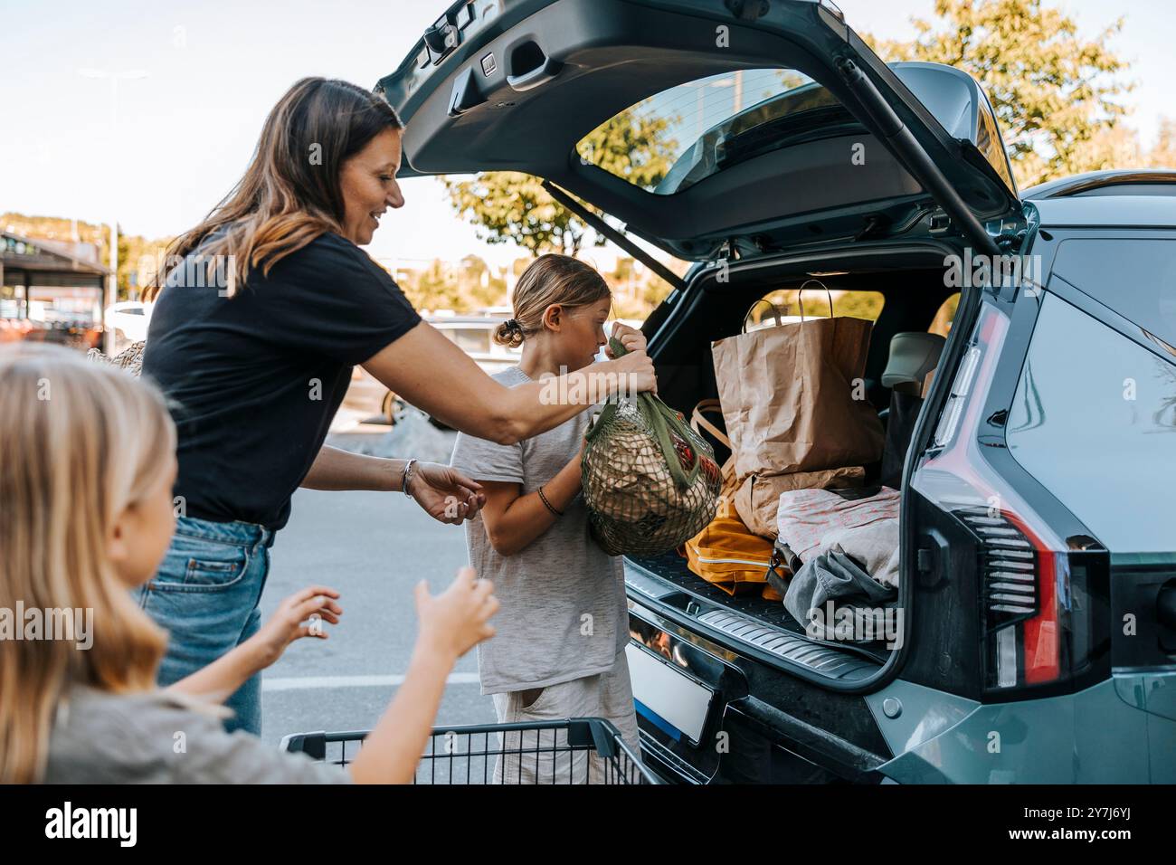 Loading grocery hi-res stock photography and images - Alamy