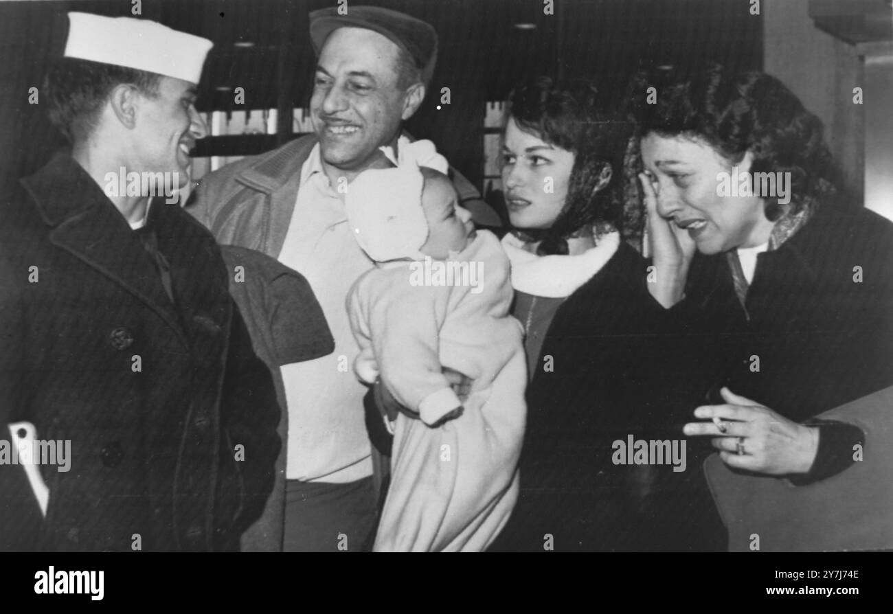 JOSEPH CASCIO US SEAMAN AND FAMILY MISS CRASH FLIGHT IN NEW YORK / ; 25 ...