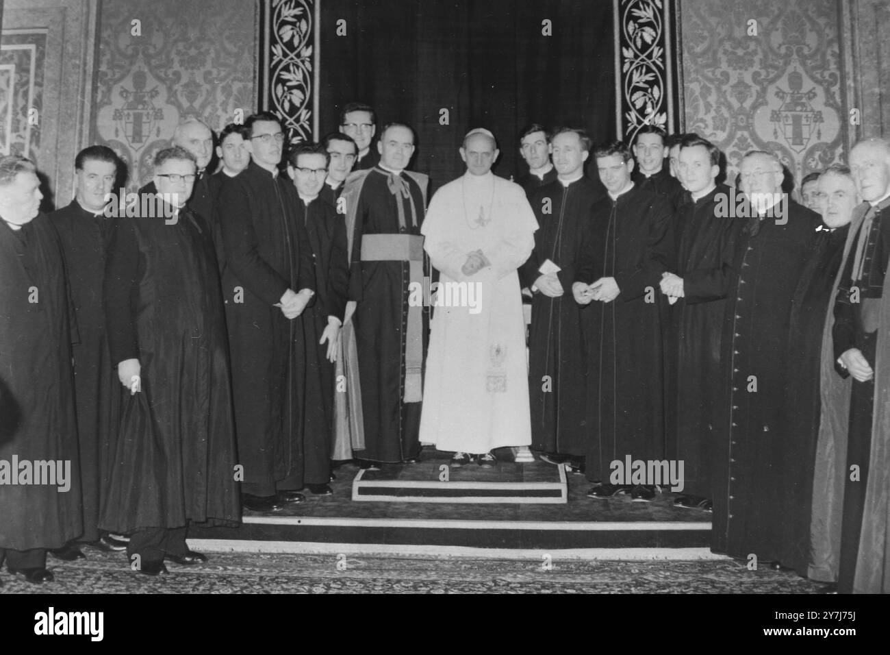 POPE PAUL VI WITH IRISH PRIESTS IN VATICAN CITY / ; 25 FEBRUARY 1964 ...