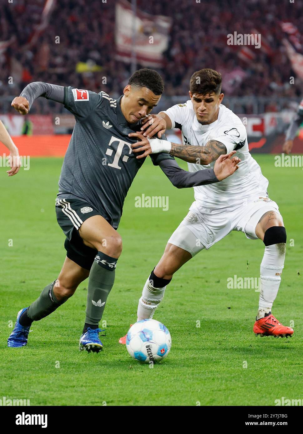 Munich, Deutschland. 28th Sep, 2024. GER, Munich, 1. Bundesliga ...
