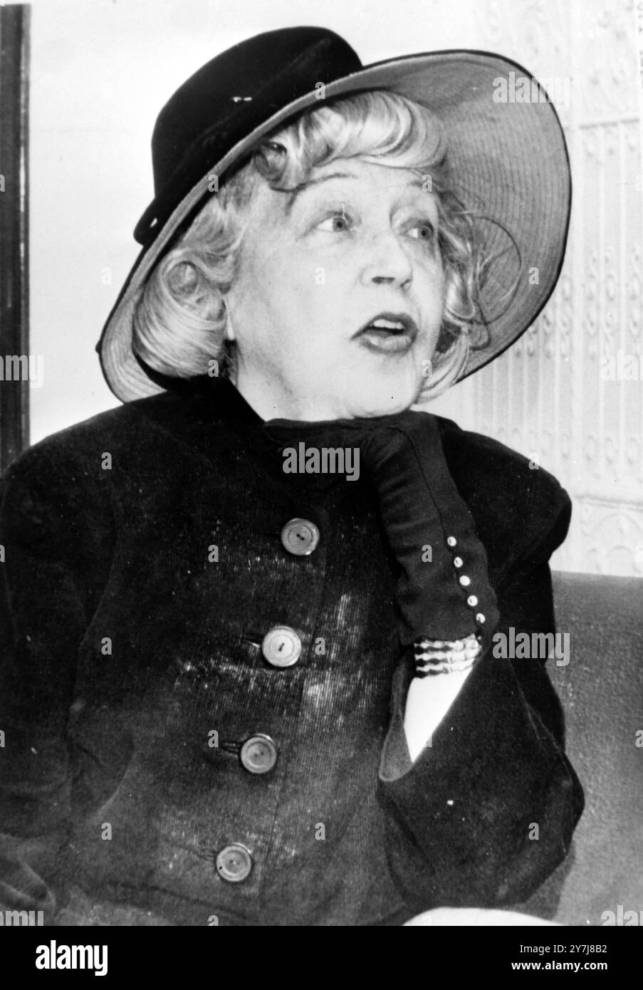 MAE MURRAY FOUND AFTER LOSING MEMORY / ; 22 FEBRUARY 1964 Stock Photo ...