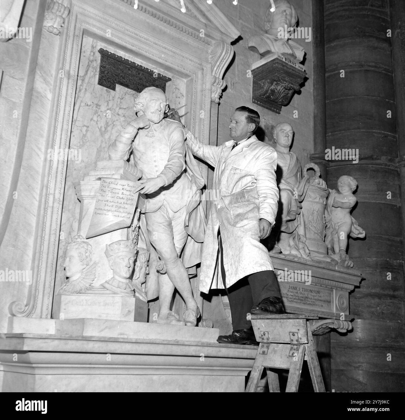 SHAKESPEARE MEMORIAL IN POET'S CORNER IN WESTMINSTER ABBEY IN LONDON ...