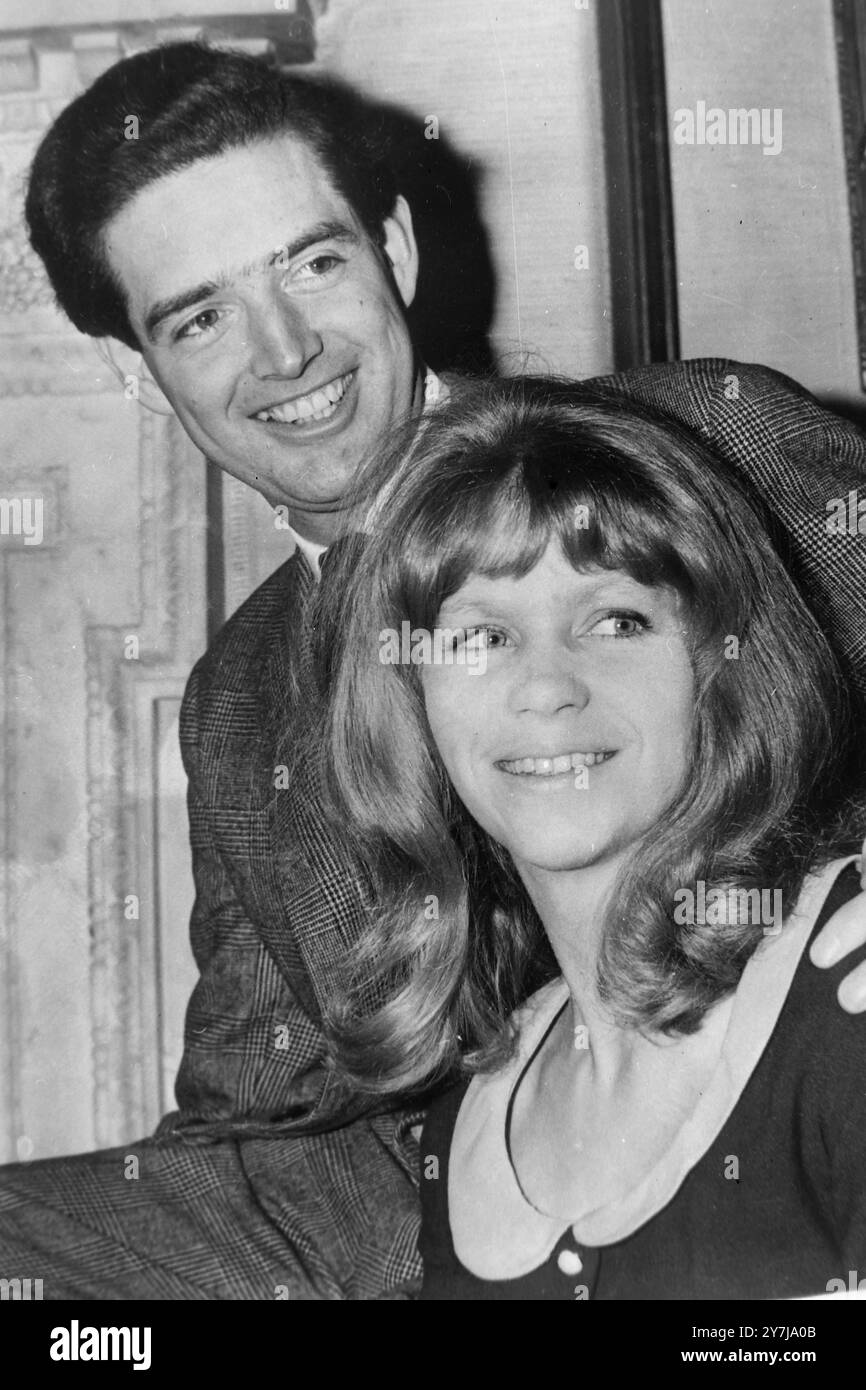 MERIEL DOUGLAS HOME WITH FIANCE ADRIAN DARBY IN LONDON - PREMIERS ...