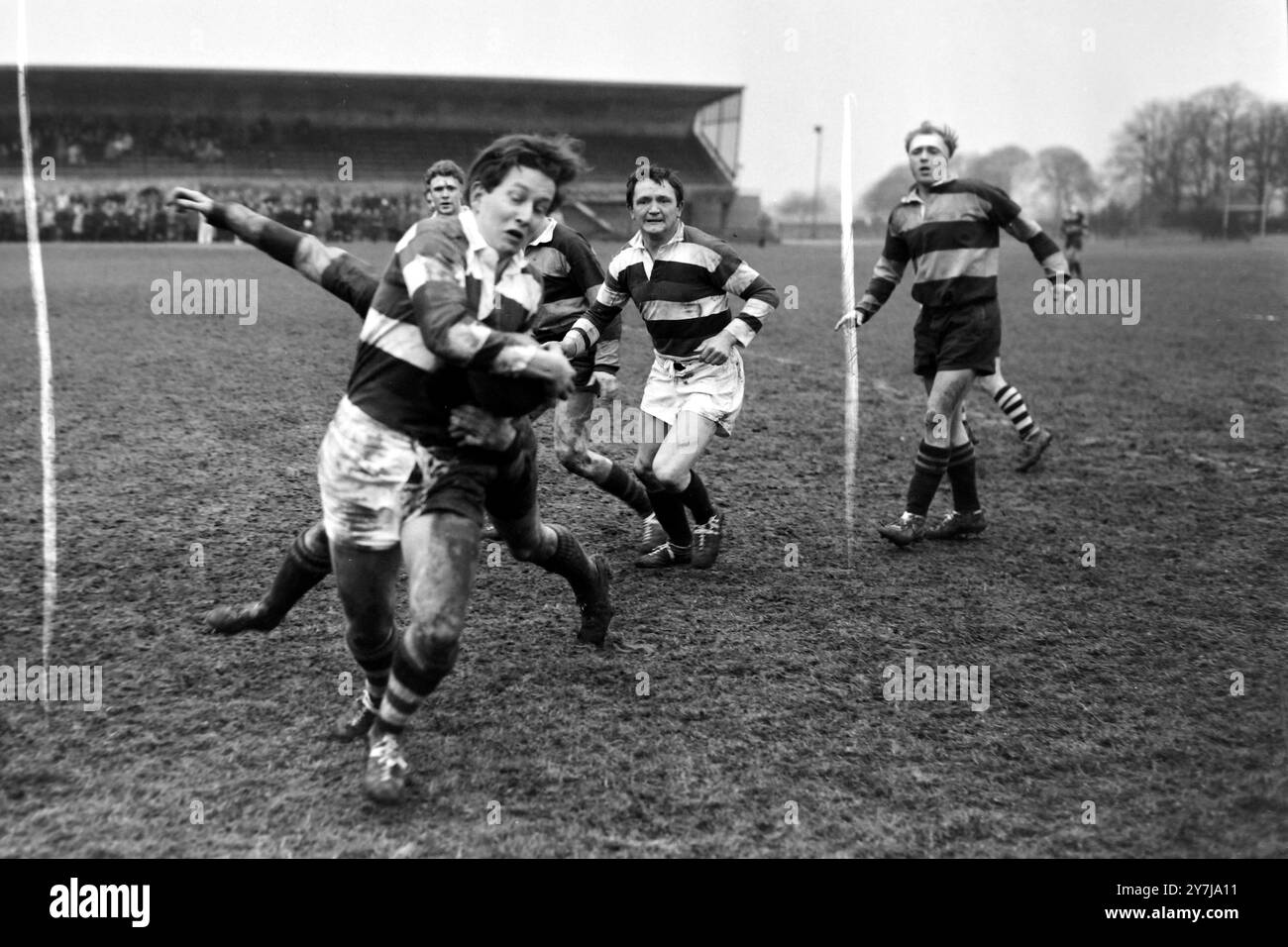 HOSPITAL'S CUP RUGBY IN ACTION IN RICHMOND - ST THOMAS'S AND GUY'S ...