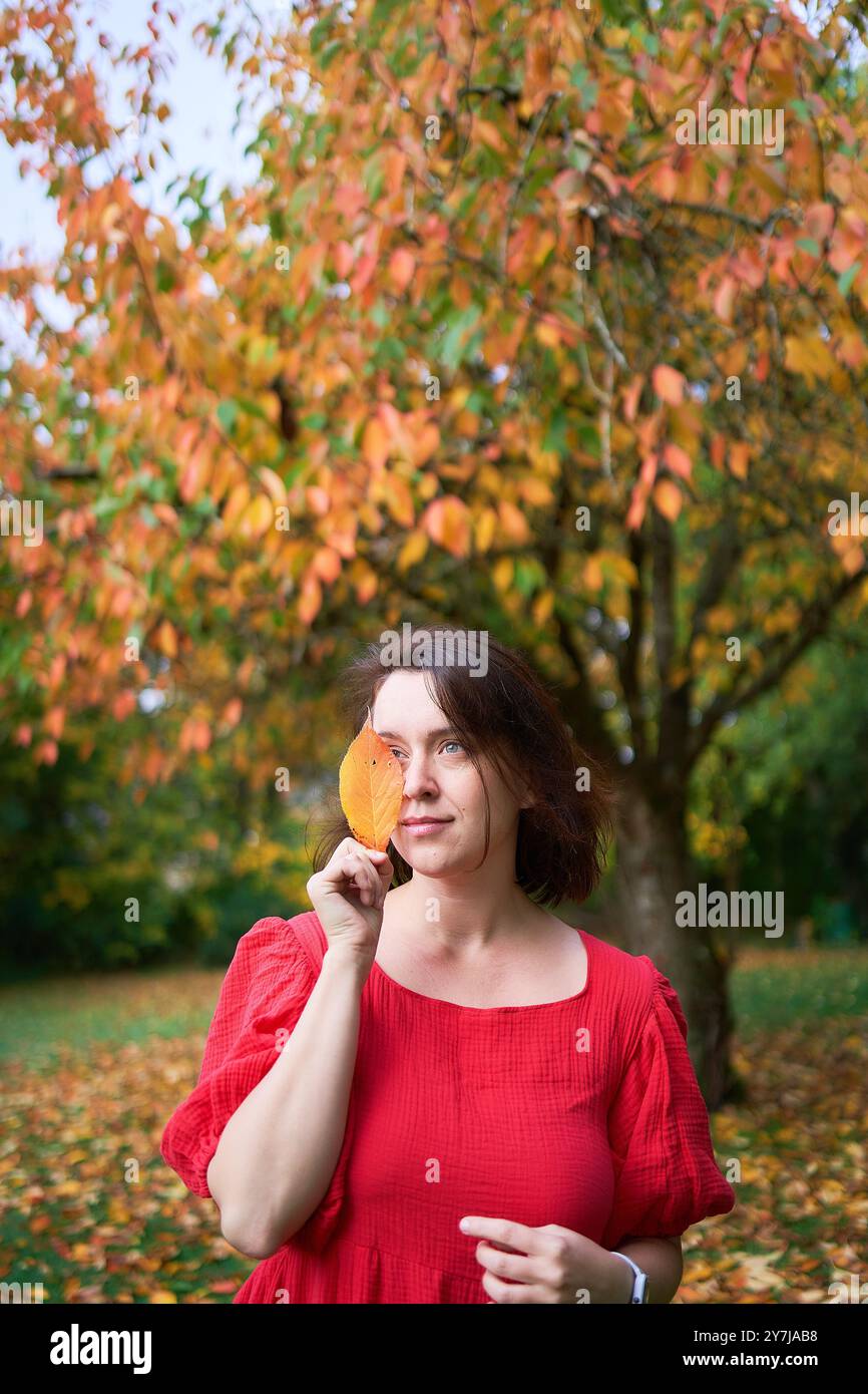 Muslin dress hi-res stock photography and images - Alamy