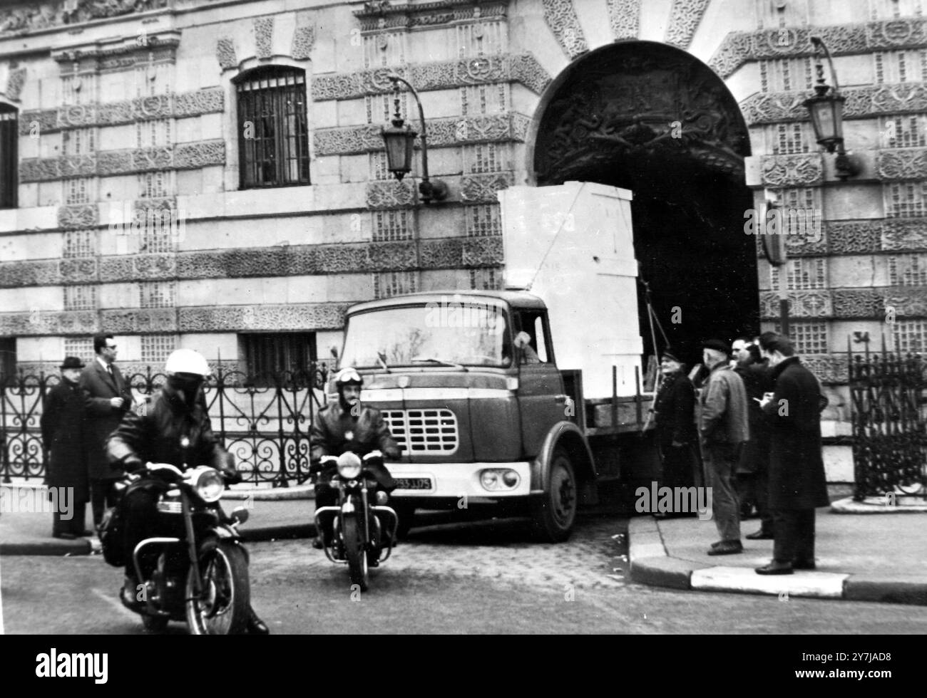 STATUE OF VENUS DE MILO - POLICE MOTER CYCLISTS ESCORT LORRY IN PARIS ...