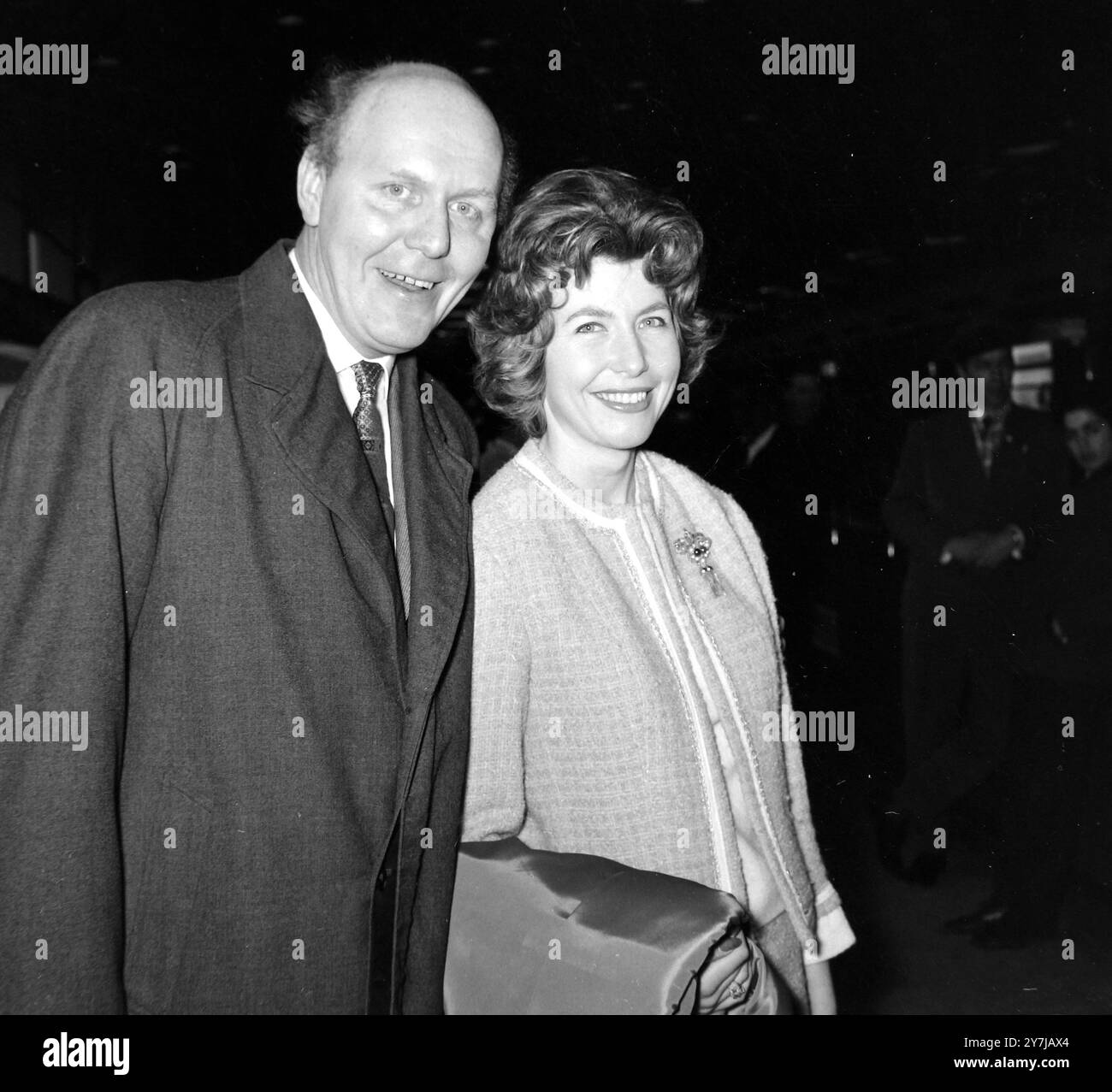 DAVID NIXON WITH WIFE VIVIAN IN LONDON OFF TO PARIS / ; 14 FEBRUARY ...