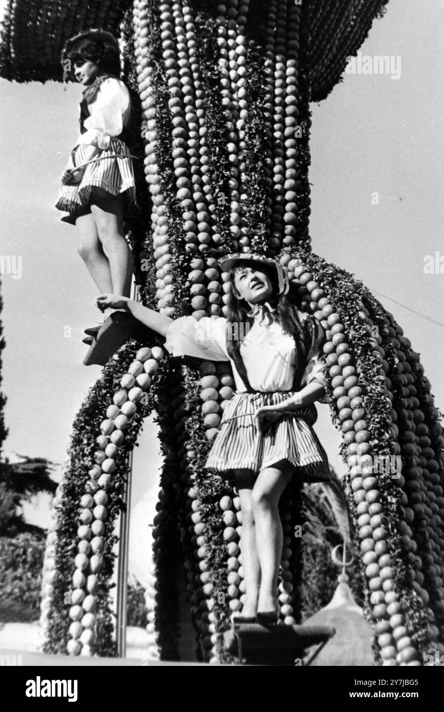 LEMON HOLIDAY PARADE IN MENTON, FRANCE - 11 FEBRUARY 1964 Stock Photo ...
