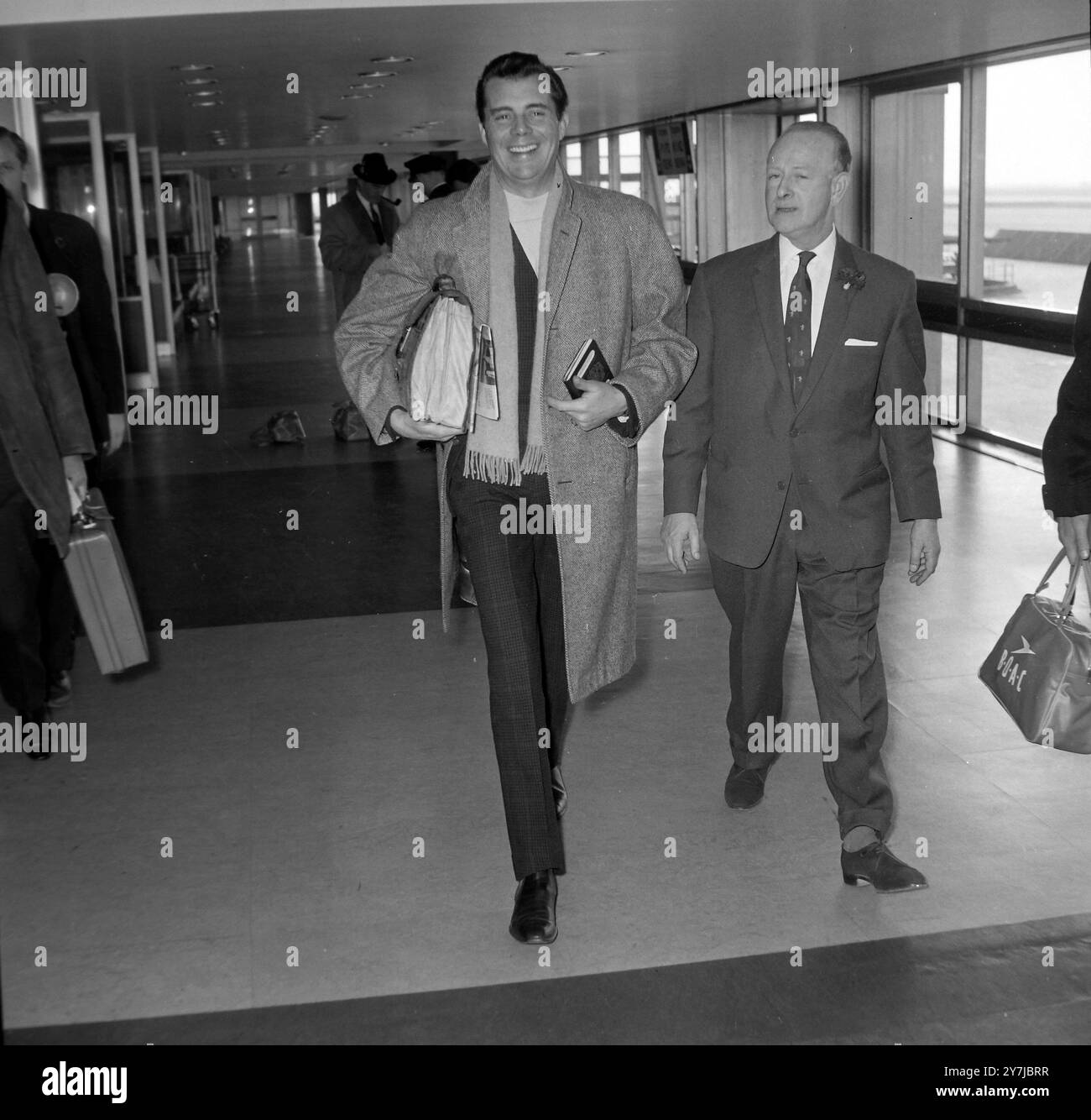Dirk bogarde 1960 hi-res stock photography and images - Alamy