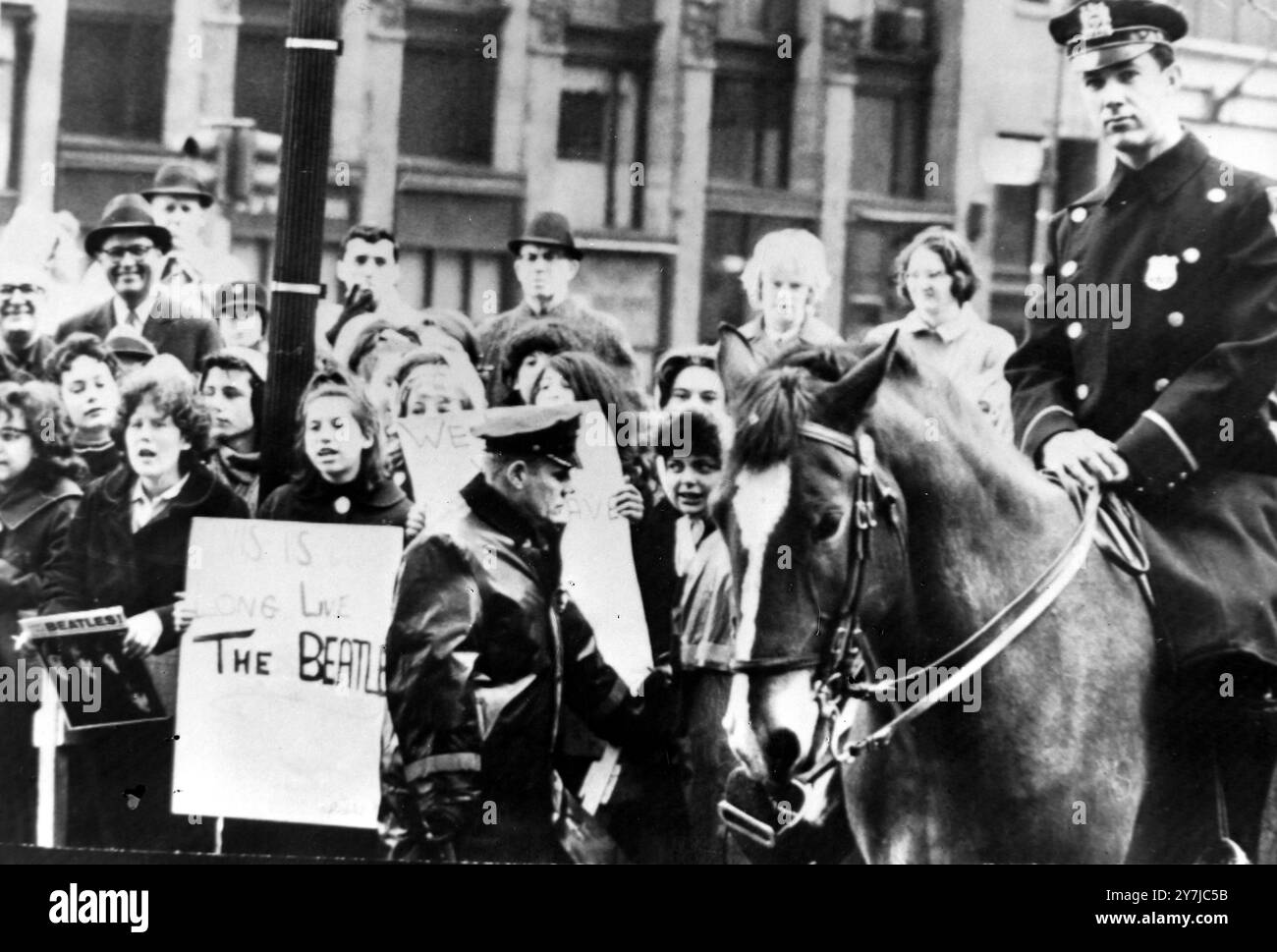 THE BEATLES POP GROUP FANS BEATLEMANIA IN NEW YORK / ; 8 FEBRUARY 1964 ...