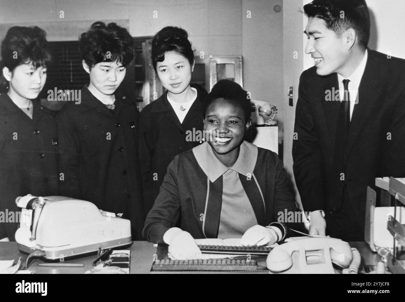 ELIZABETH MUMBI KENYA'S MISS UHURU IN TOKIO, JAPAN / ; 7 FEBRUARY 1964 ...